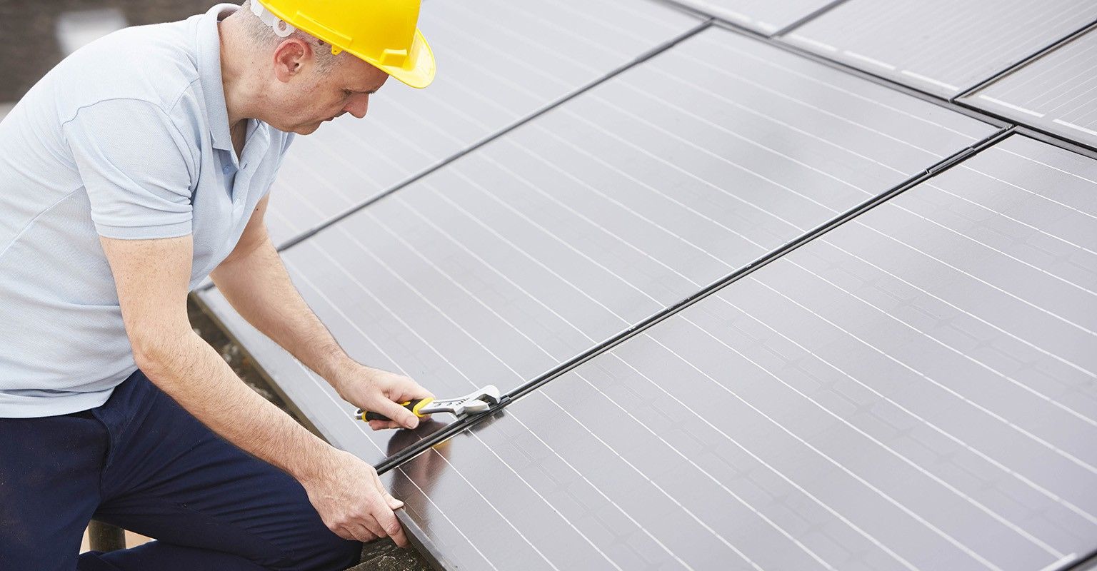 The 10 Best Solar Panel Repair Services Near Me (with Free Estimates)