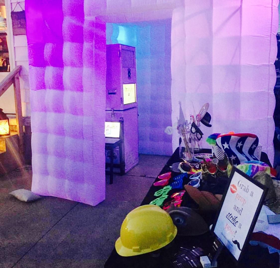 Flash Photo Booth | Scranton, PA | Thumbtack