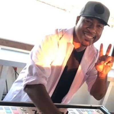 The 10 Best DJs Near Me (with Free Estimates)