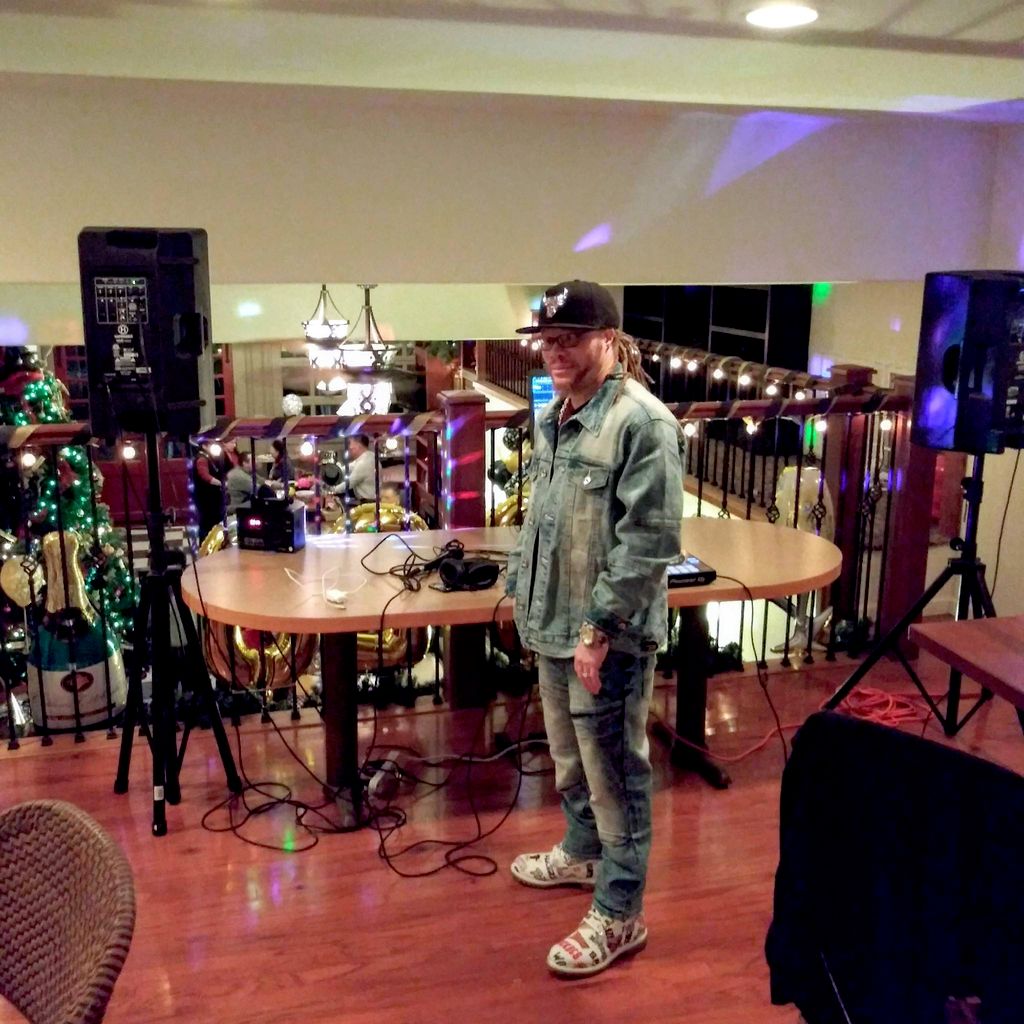 The 10 Best DJs in Virginia Beach, VA (with Free Estimates)